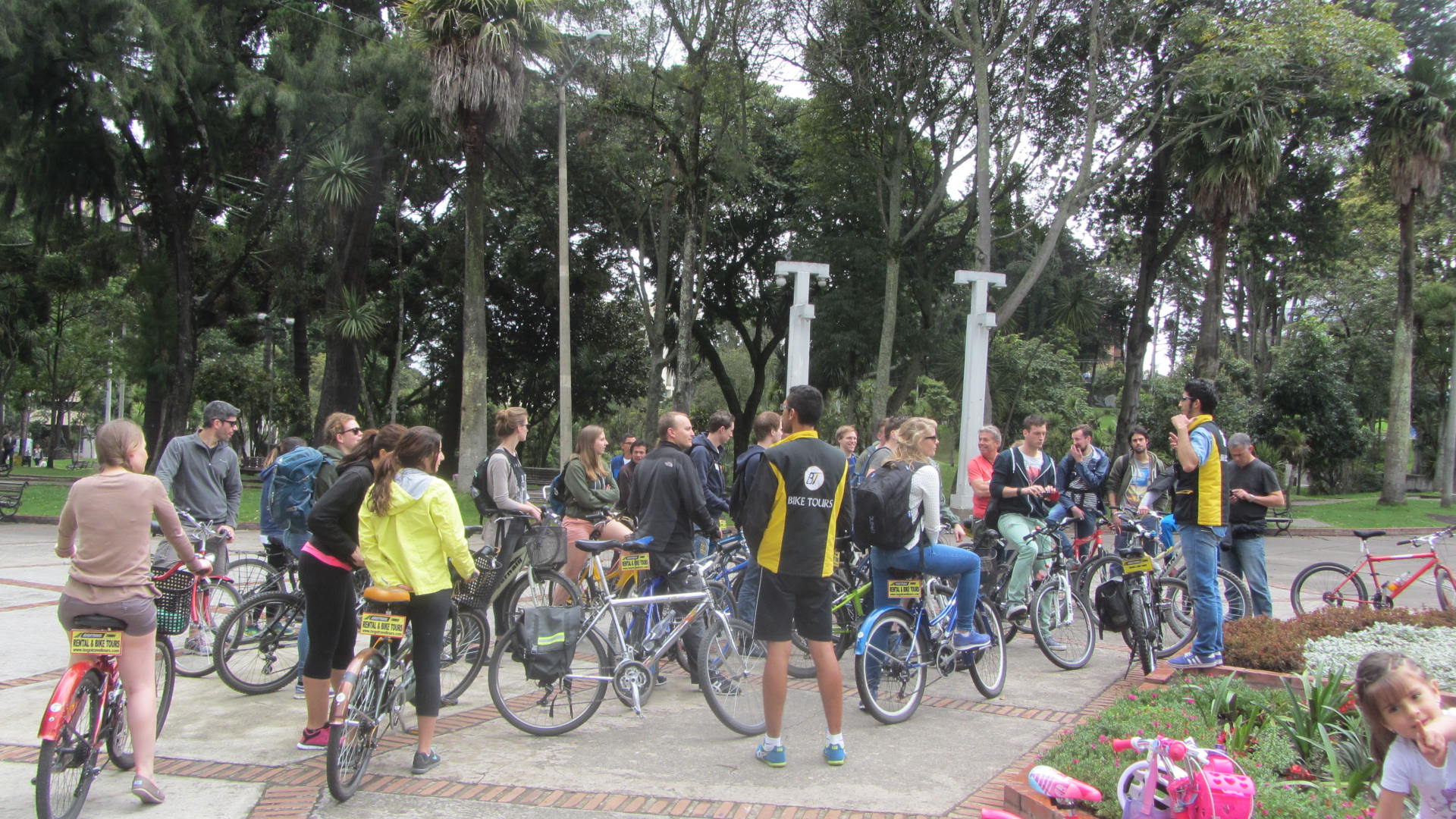 Ciclovia en Bogota alquiler y tours en bicicleta por Bogota ...